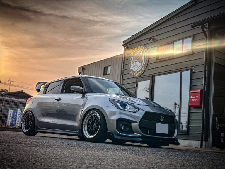 SUZUKI SWIFT SPORTS ZC33S × T-DEMAND PRO DAMPER スポーツ+生脚シャコタンのスイスポ誕生！！｜タイヤ&ホイール PIT BULL