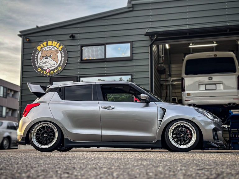 SUZUKI SWIFT SPORTS ZC33S × T-DEMAND PRO DAMPER スポーツ+生脚シャコタンのスイスポ誕生！！｜タイヤ&ホイール PIT BULL