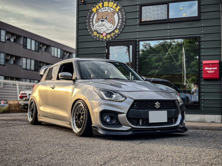 SUZUKI SWIFT SPORTS ZC33S × T-DEMAND PRO DAMPER スポーツ+生脚シャコタンのスイスポ誕生！！｜タイヤ&ホイール PIT BULL