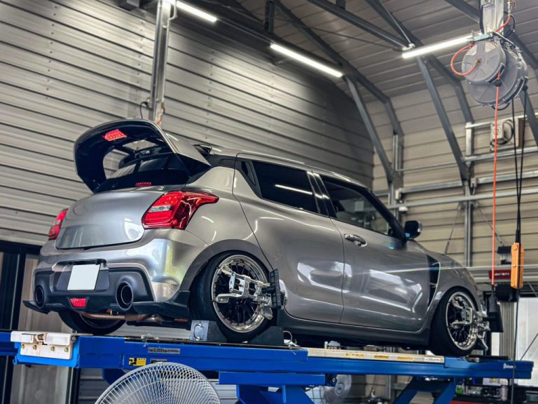 SUZUKI SWIFT SPORTS ZC33S × T-DEMAND PRO DAMPER スポーツ+生脚シャコタンのスイスポ誕生！！｜タイヤ&ホイール PIT BULL