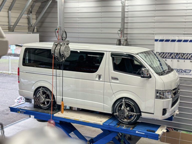 PIT BULL DEMO CAR No.4 HIACE 4WD 足回りローダウンカスタムご依頼ありがとうございます!!｜タイヤ&ホイール PIT BULL