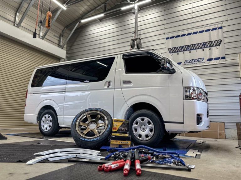 PIT BULL No.4 TOYOTA HIACE 4WD LOWDOWN｜タイヤ&ホイール PIT BULL